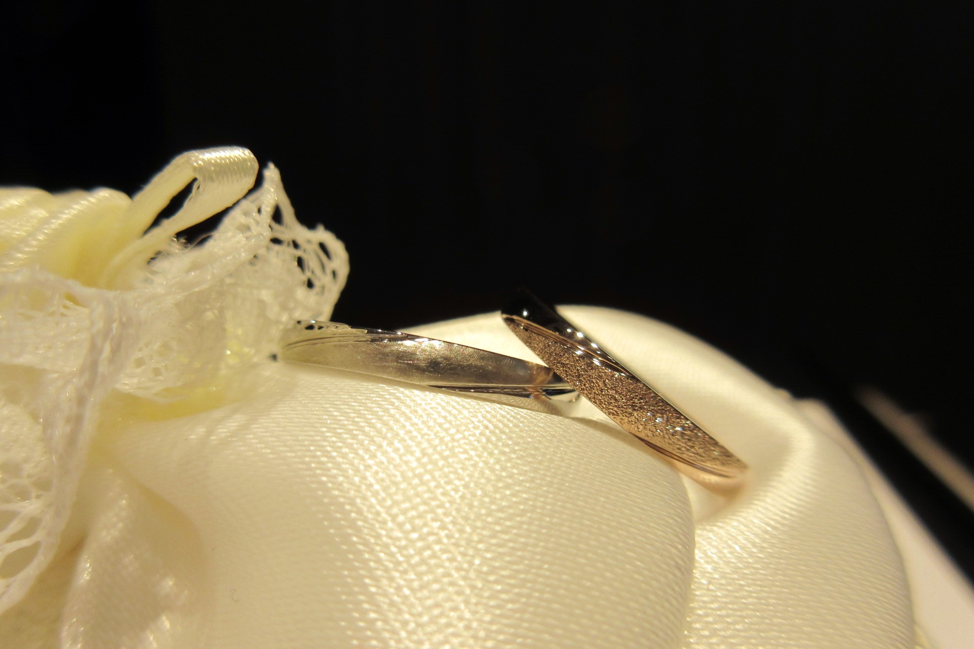 思い出に包まれたご結婚指輪 | 結婚・婚約指輪のオーダーメイドは鍛造指輪＜TANZO＞